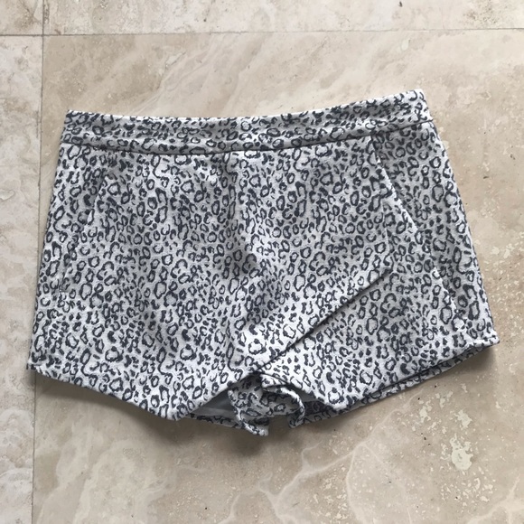 Express | Shorts | Express Nwt Leopard Print Skort | Poshmark